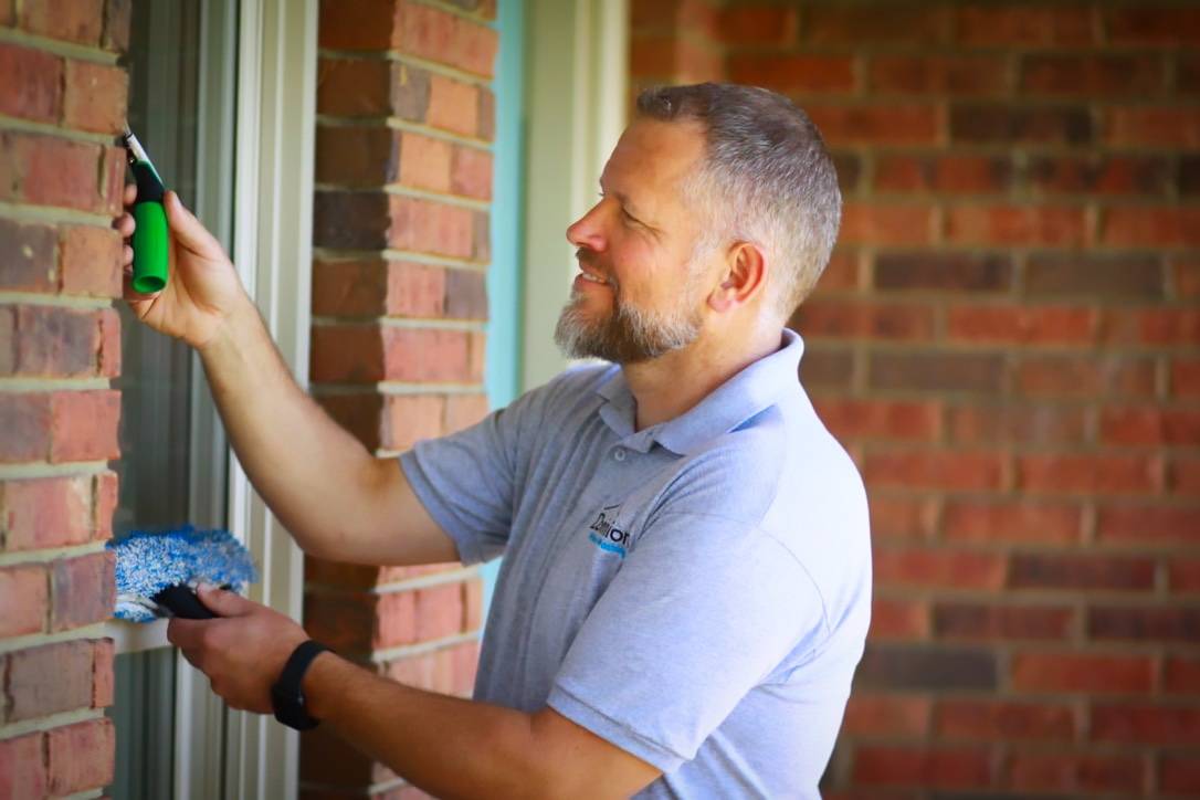Dominion Window Washing // Window Cleaner in Middle TN
